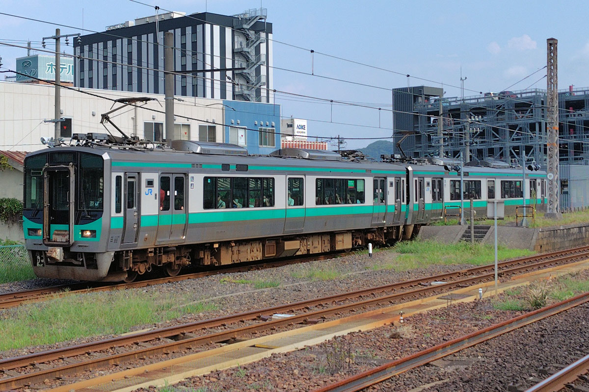 125系 車両概要・車歴表・配置歴・形式一覧 – 4号車の5号車寄り