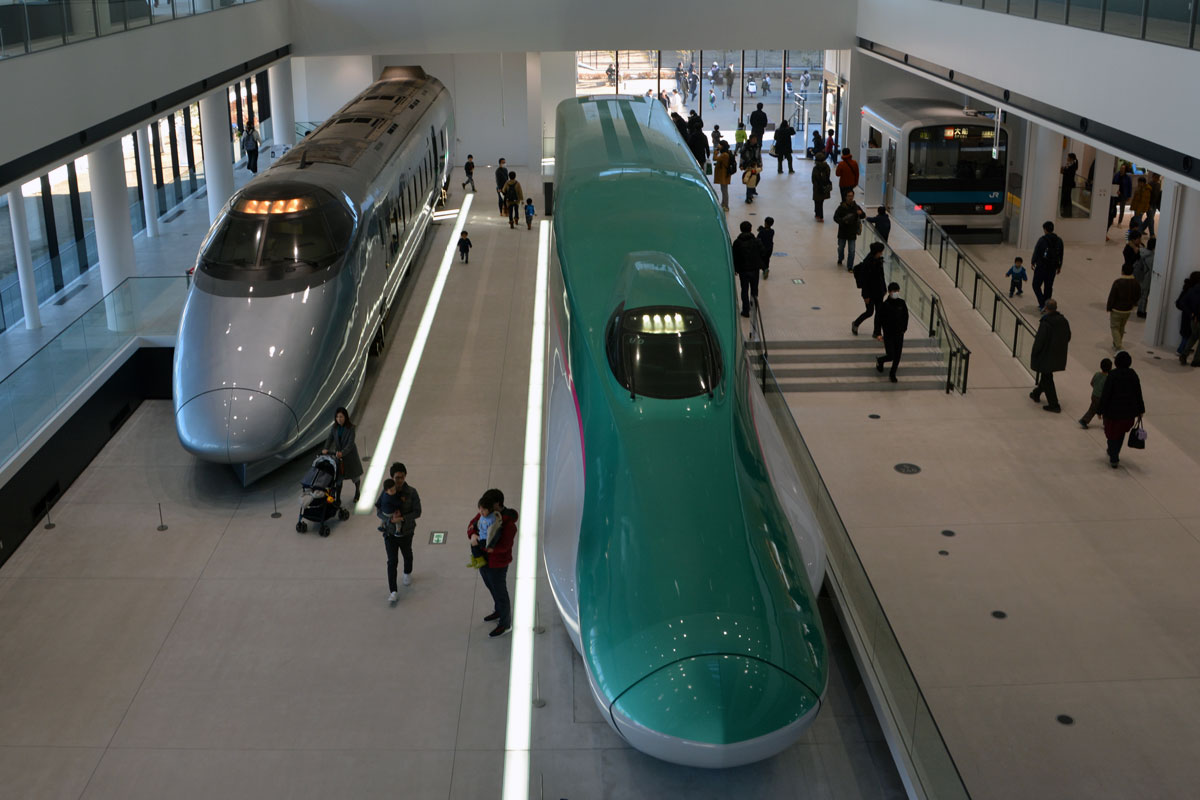 N700SオサJ52編成 浜工入場（2025/05/09） – 4号車の5号車寄り