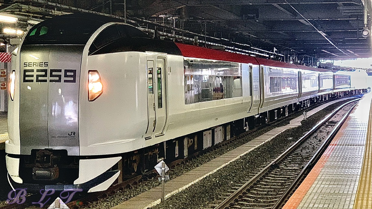 E259系クラNe004編成 大宮出場（2024/02/26） – 4号車の5号車寄り