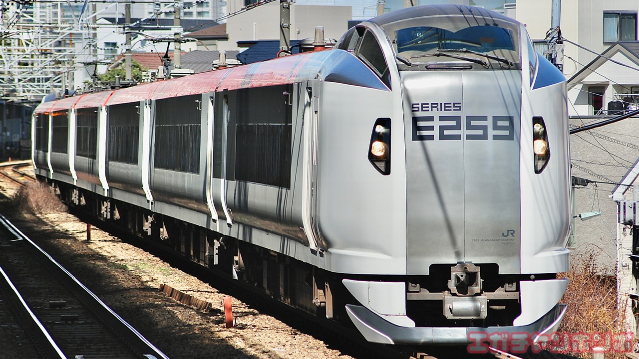 E259系クラNe004編成 大宮出場（2024/02/26） – 4号車の5号車寄り