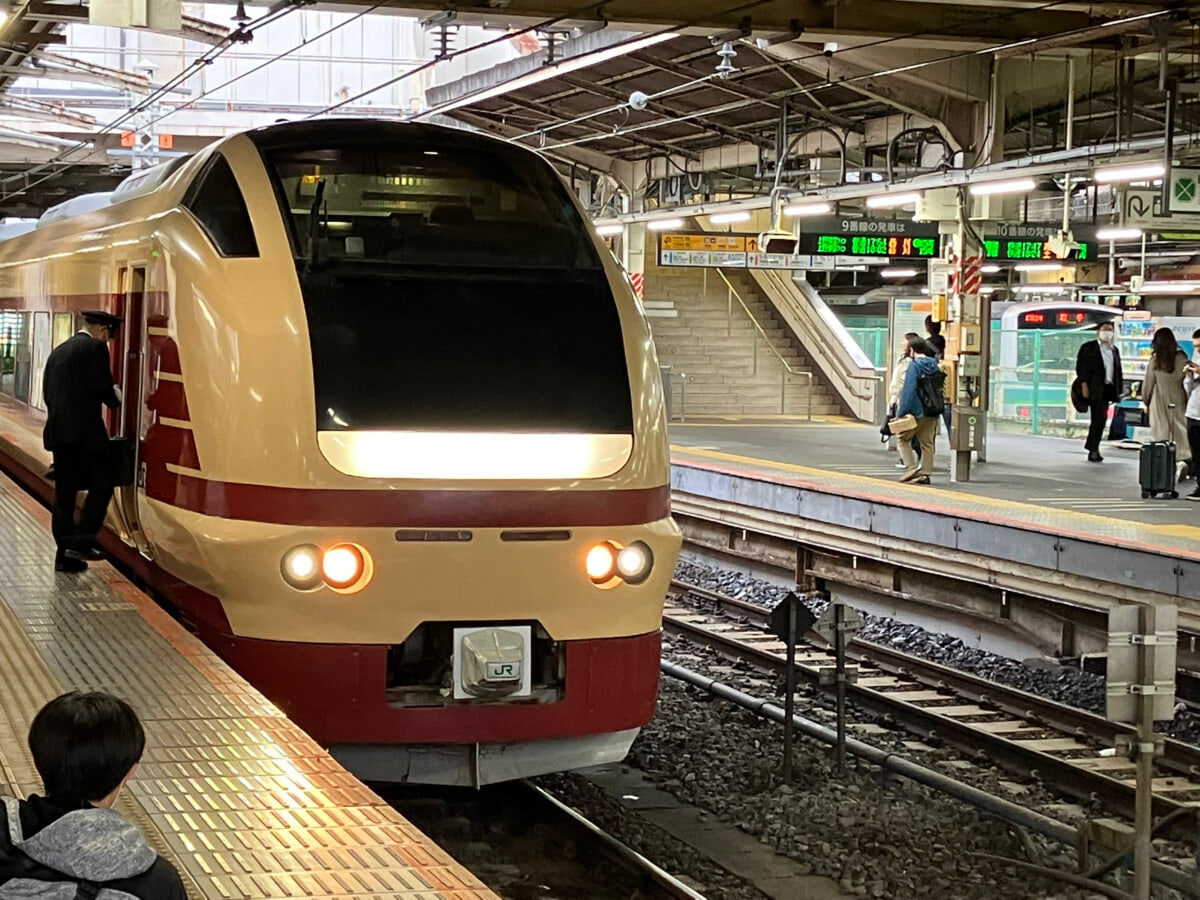 メディア – 651系/E653系/E657系 – 4号車の5号車寄り