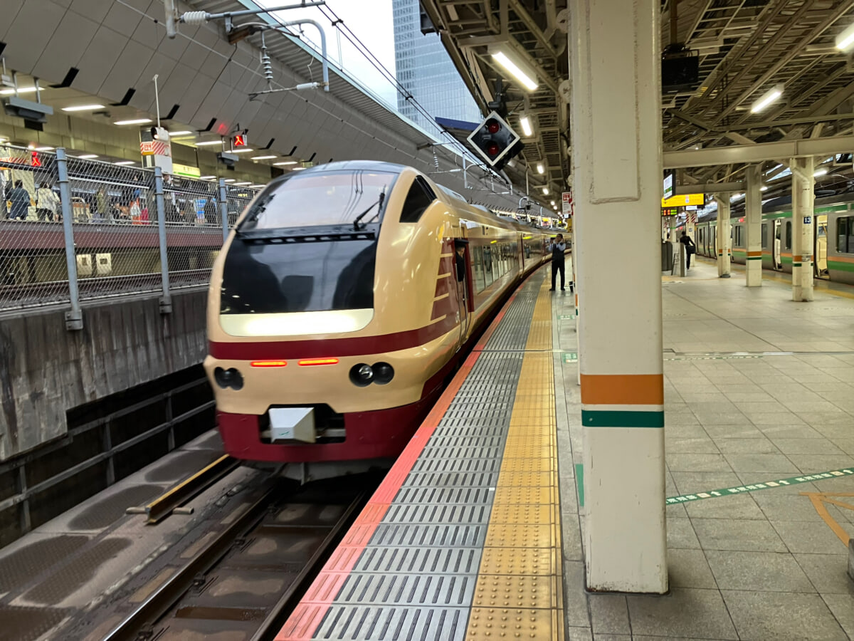 メディア – 651系/E653系/E657系 – 4号車の5号車寄り